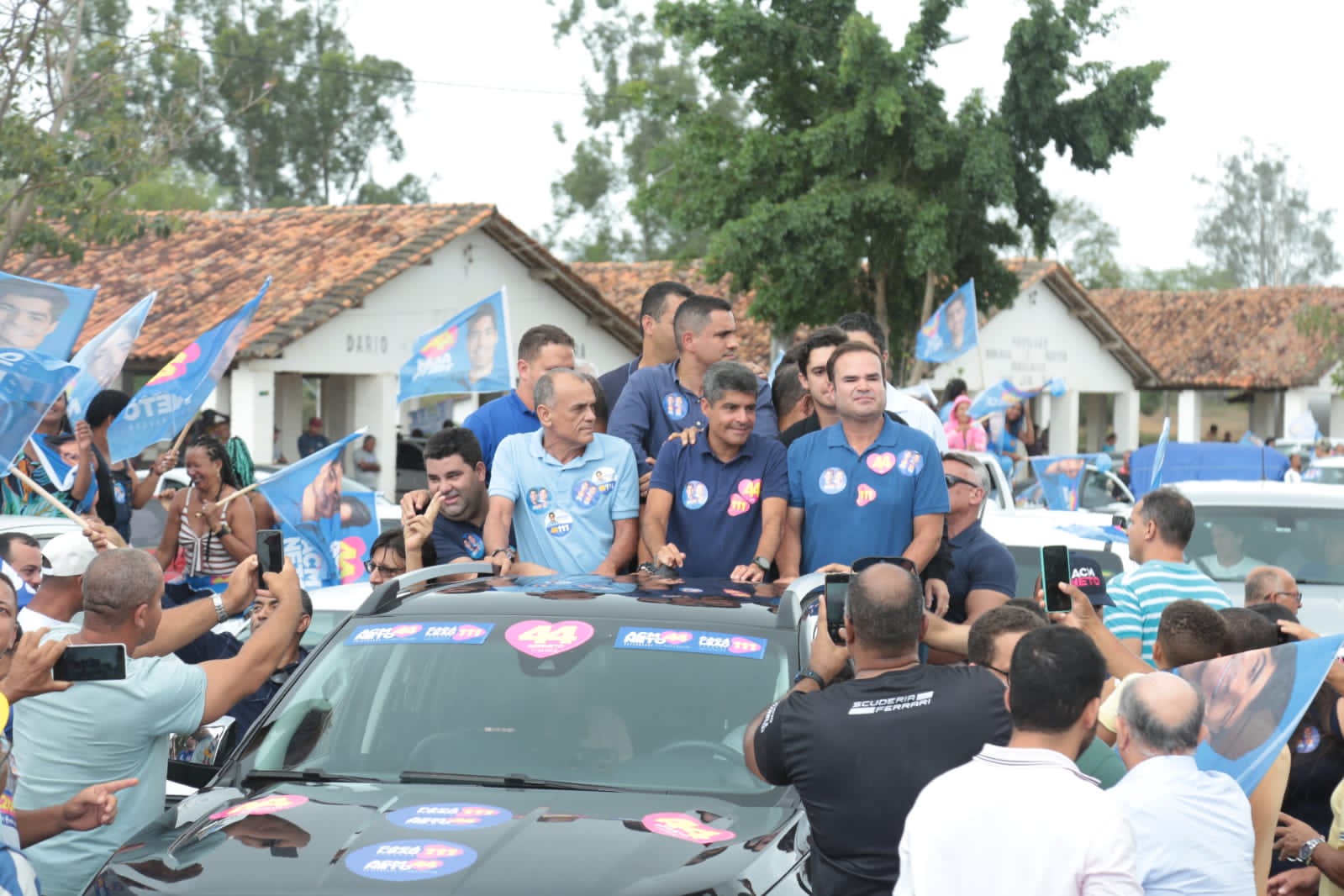 Em Ruy Barbosa, ACM tem carreata e reúne multidão nas ruas | Criativa ...